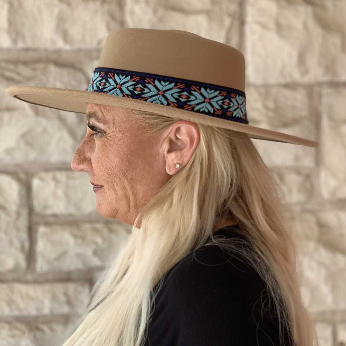 Jen & Co Mirta Aztec Trim Wide Brim Fedora Hat In Tan – Deja Nu Tx